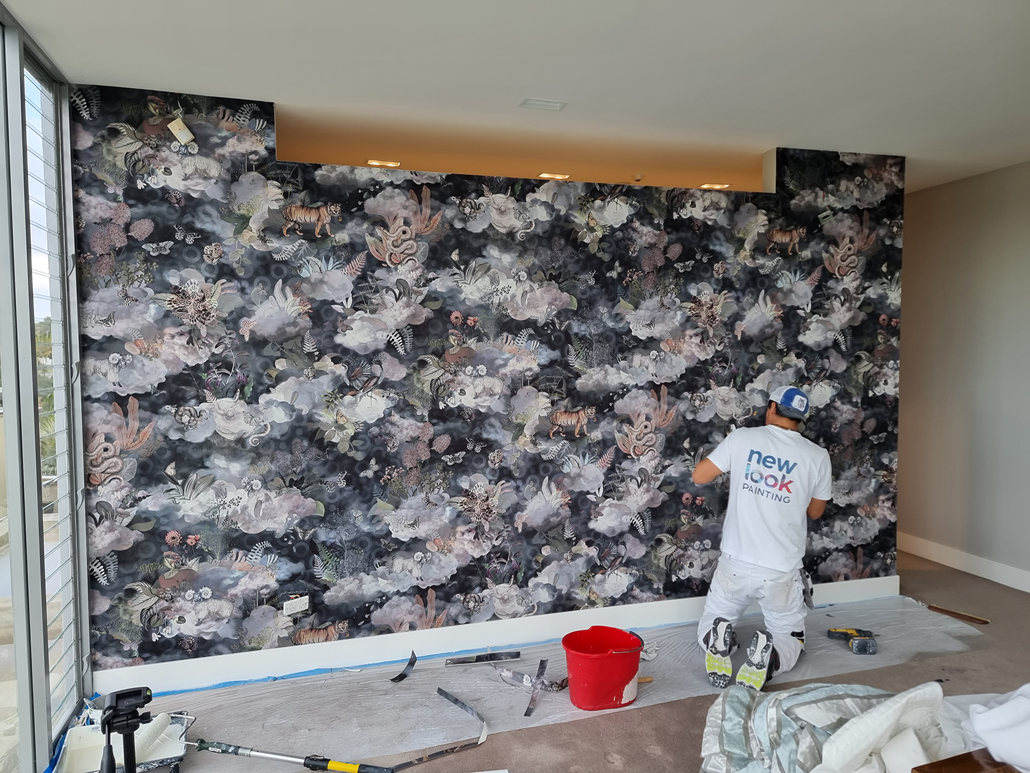 Wallpapering and Stripping Services